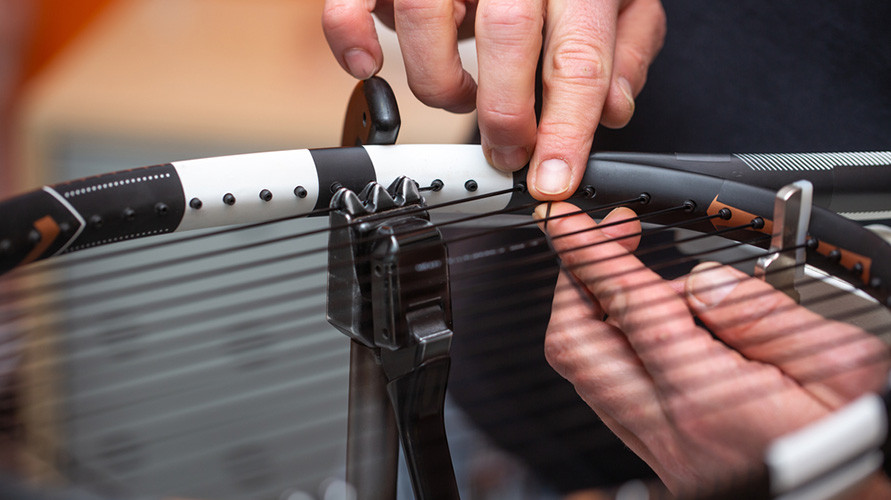 Ragam Jenis Senar Raket dalam Bulutangkis – Badminton